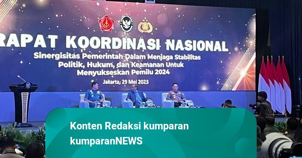 Mahfud Rakor Bareng Kapolri-Panglima TNI Bahas Keamanan Pemilu 2024 | kumparan.com